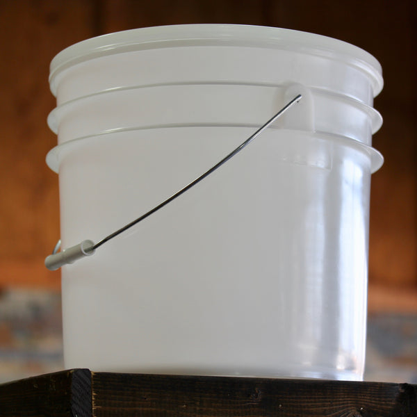 Plastic Pail - 13L - KJ Urban Winery & Craft Brewing Supplies Inc.